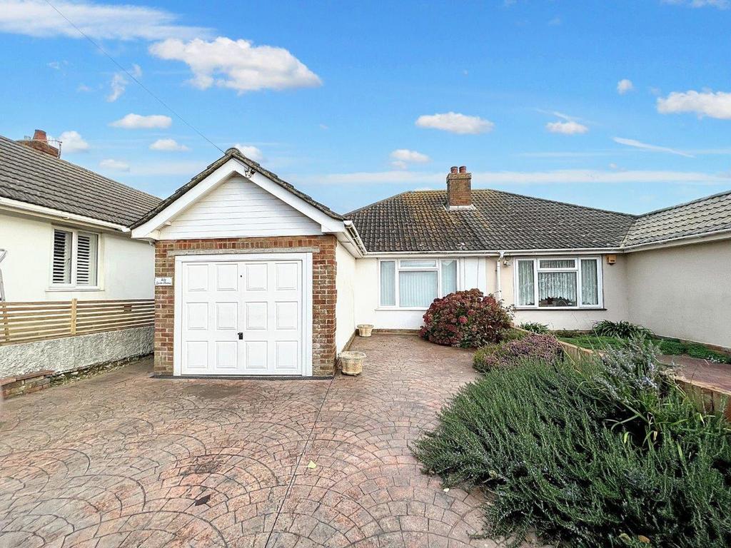 Lincoln Avenue, Peacehaven, BN10 7JT 2 bed semi-detached bungalow for ...