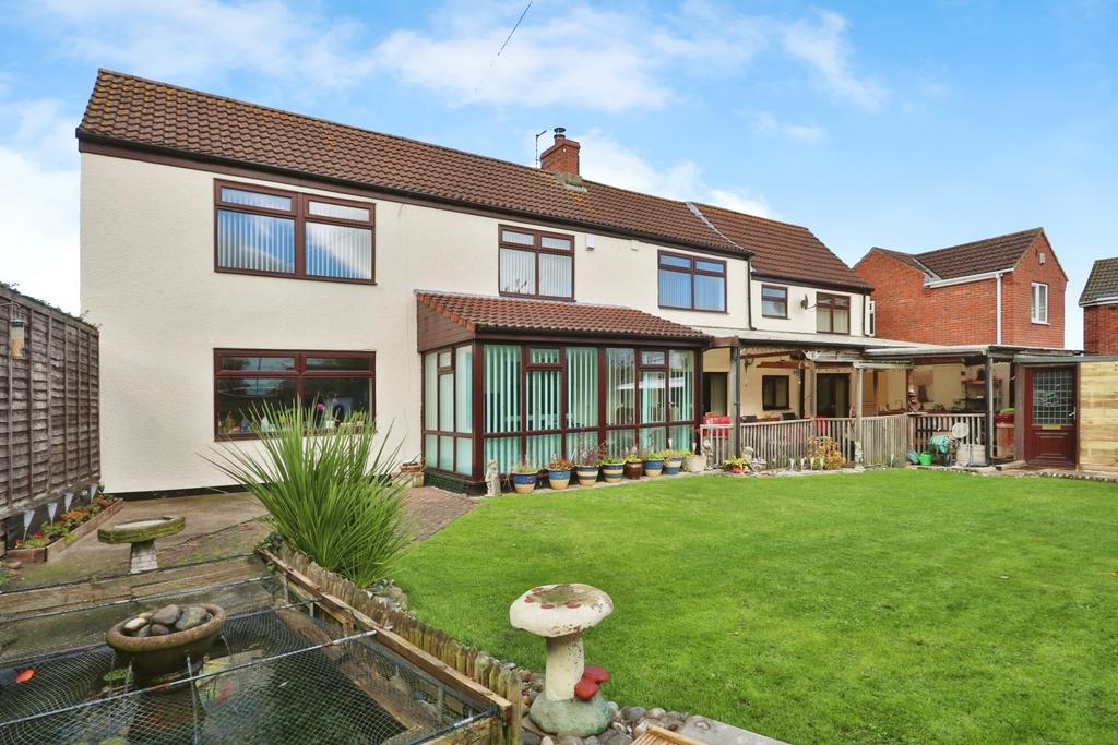 Station Road, Keyingham, Hull, HU12 9SZ 4 bed detached house - £295,000
