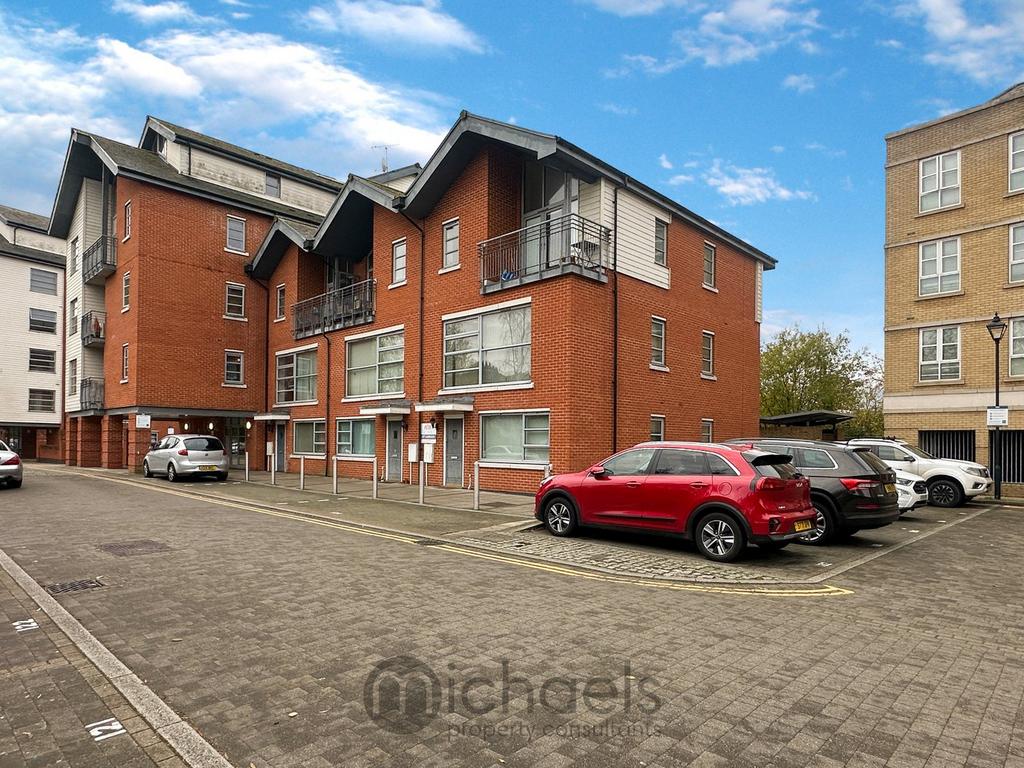 Rotary Way, Colchester, CO3 3 bed duplex - £235,000