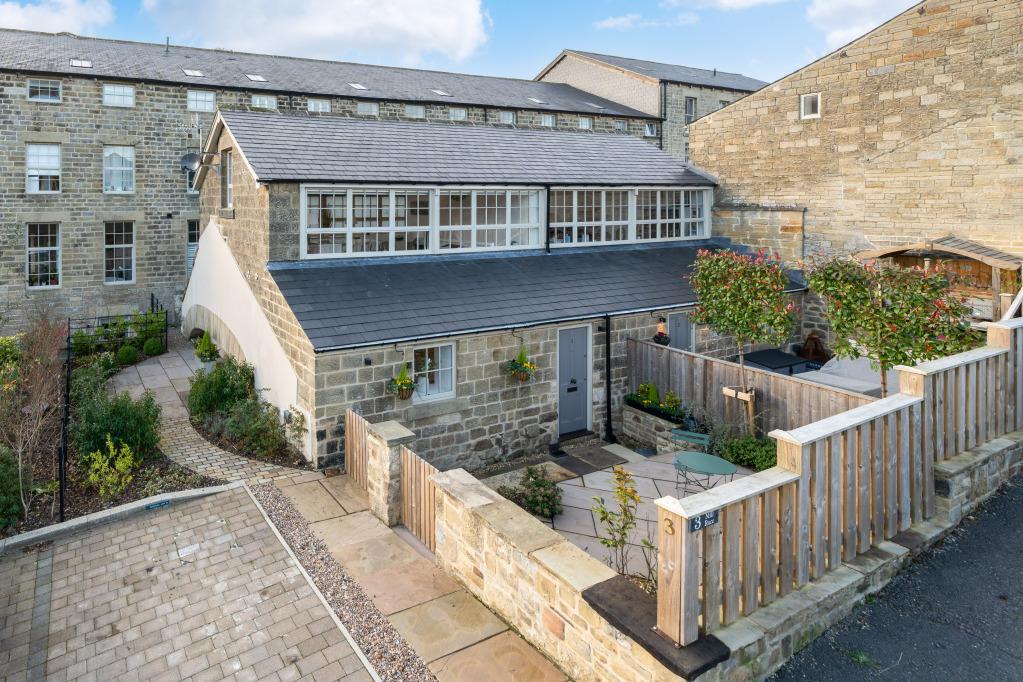 Glasshouses, Harrogate, North... 2 bed end of terrace house - £310,000