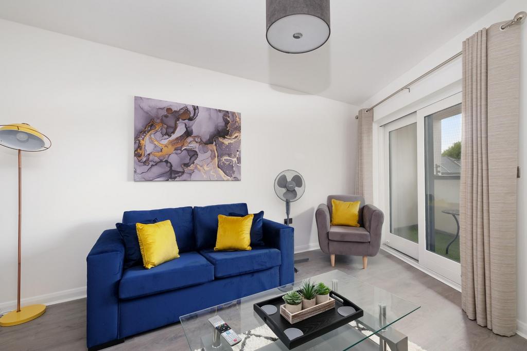 KT5 King Charles Rd 50-08 2 bed apartment to rent - £4,560 pcm (£1,052 pw)