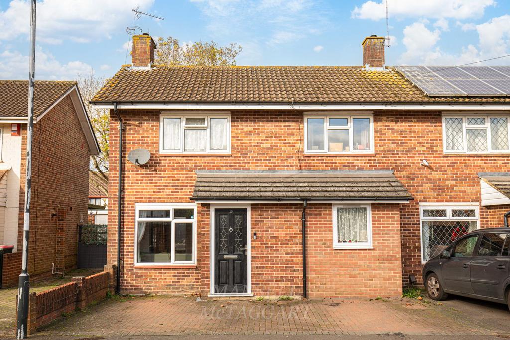 Fitchet Close, Crawley RH11 3 bed end of terrace house for sale - £375,000