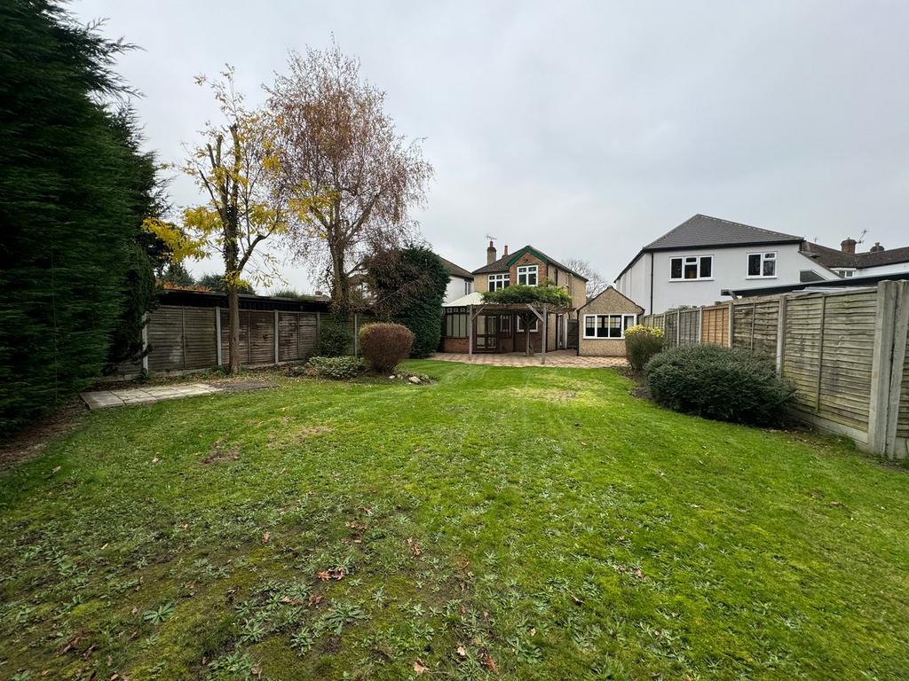Ashview Gardens, Ashford TW15 3 bed detached house for sale - £684,950