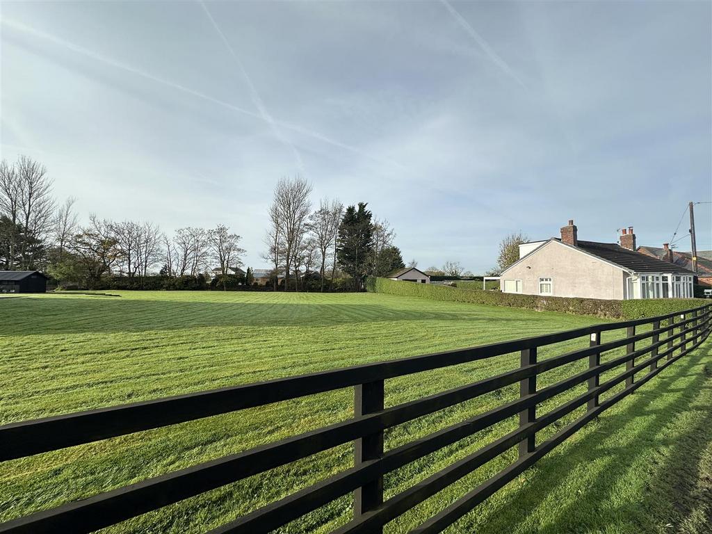 Skip Lane, Hutton, Preston Plot - £299,950