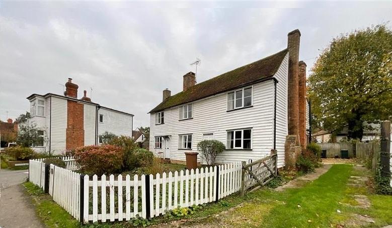 The Street, Smarden, Ashford, Kent 3 bed detached house for sale - £575,000
