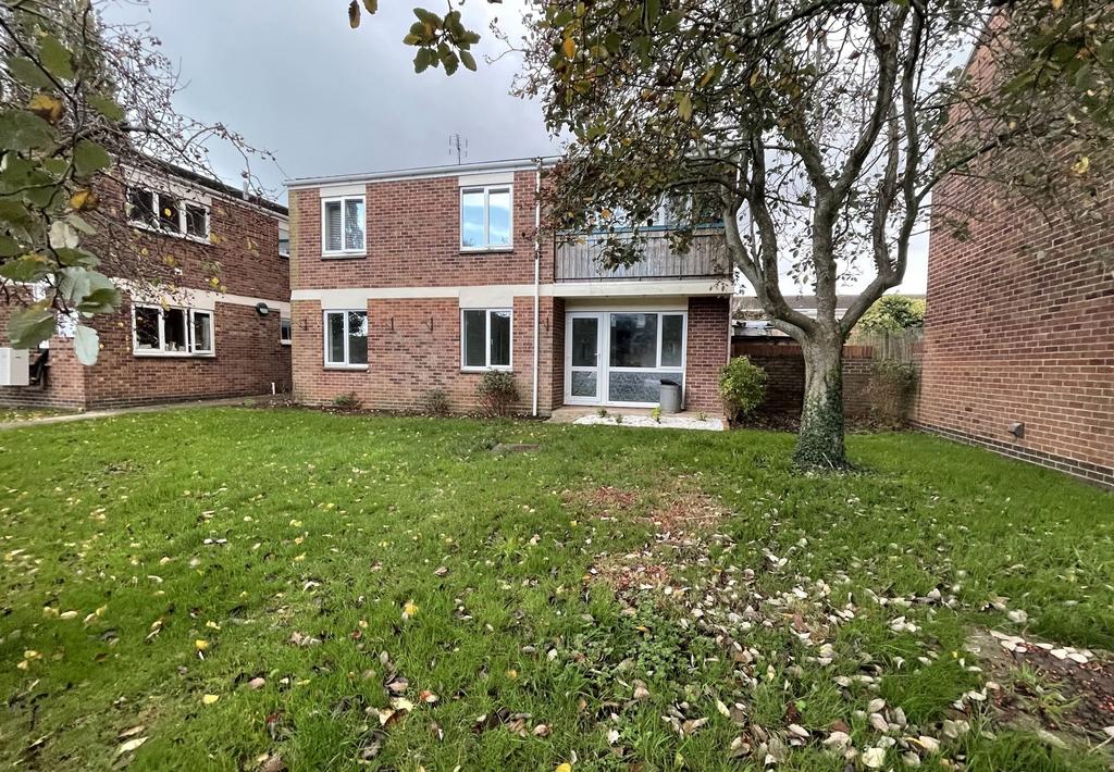Bacon Drive, Taunton TA1 2 bed flat - £1,000 pcm (£231 pw)