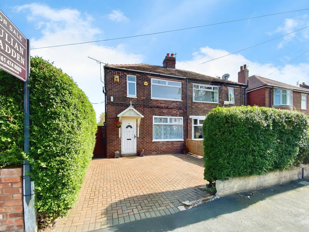 Dumbarton Road, South Reddish... 3 bed semi-detached house - £215,000