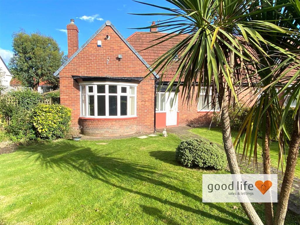 Romney Avenue, Sunderland SR2 2 bed semi-detached bungalow - £195,000
