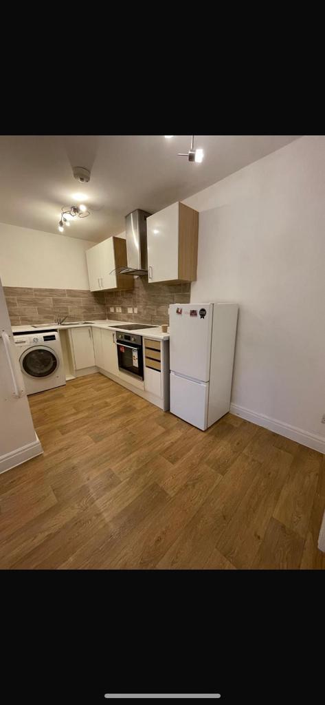 Harrow View, Harrow HA2 1 bed flat - £1,400 pcm (£323 pw)