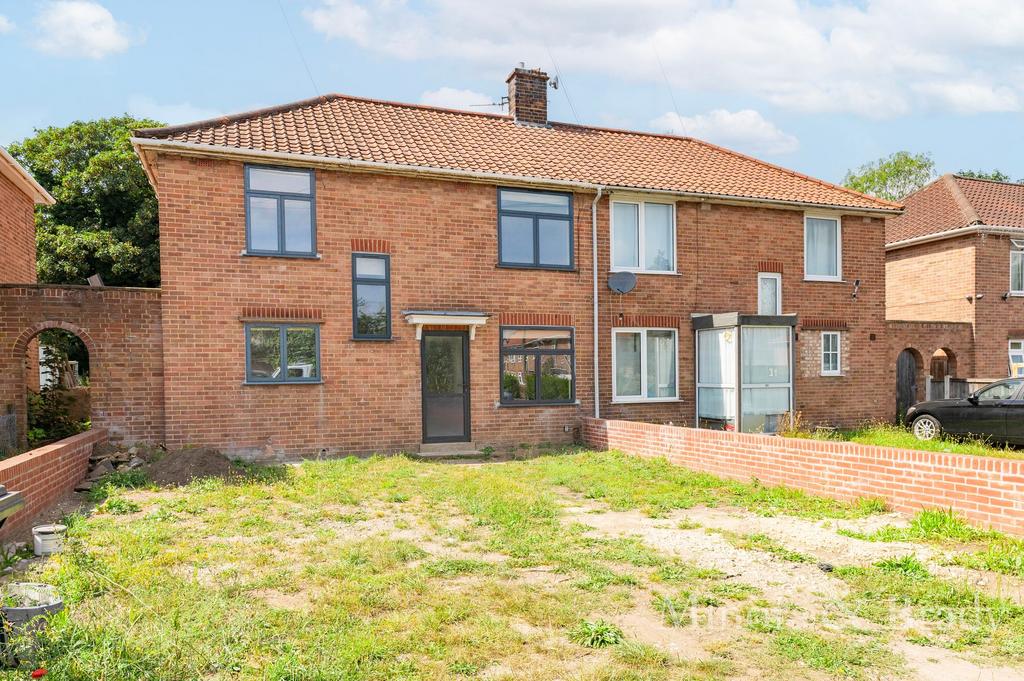 Foxley Close, Norwich, NR5 6 bed semi-detached house - £3,000 pcm (£692 pw)