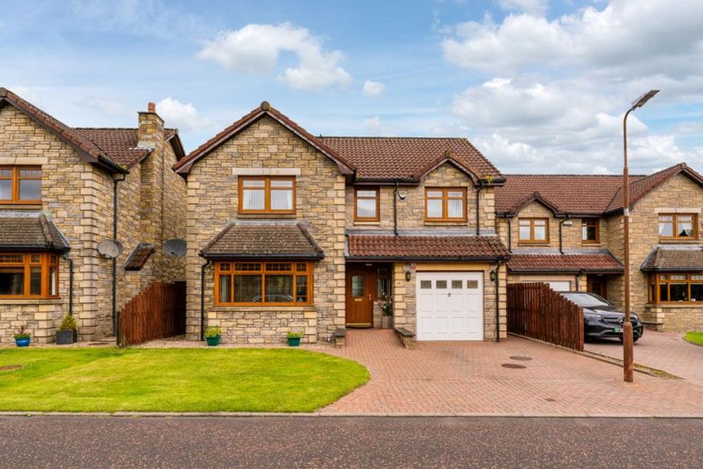 Meadowpark, Bathgate EH47 4 bed detached house for sale - £320,000