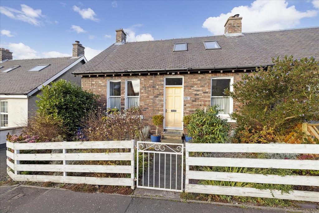 92 Fifth Street, Newtongrange, EH22 4 bed end of terrace house - £280,000