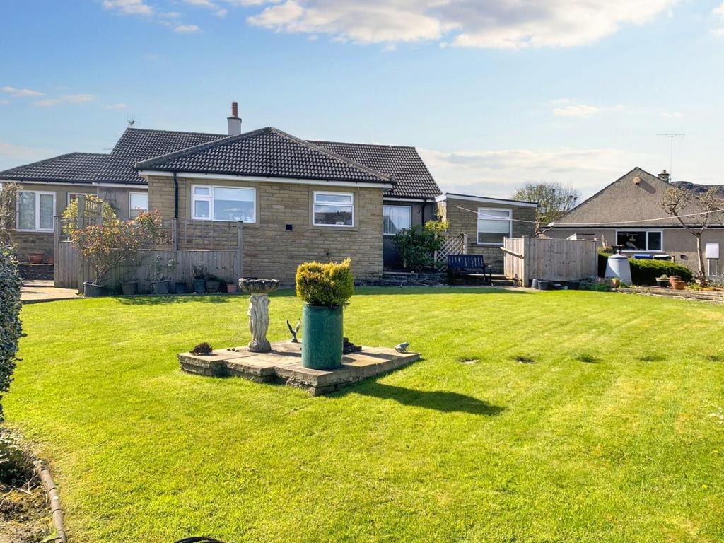 Beacon View, Embsay 2 bed detached bungalow for sale - £465,000
