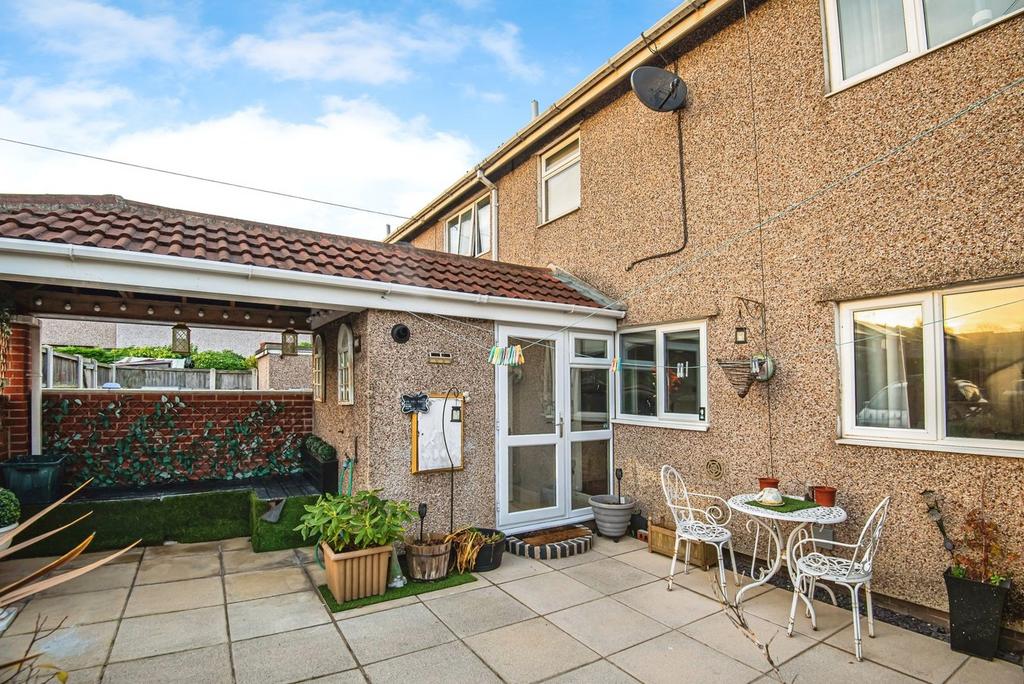 Eskdale Walk, Doncaster DN5 3 bed terraced house - £120,000