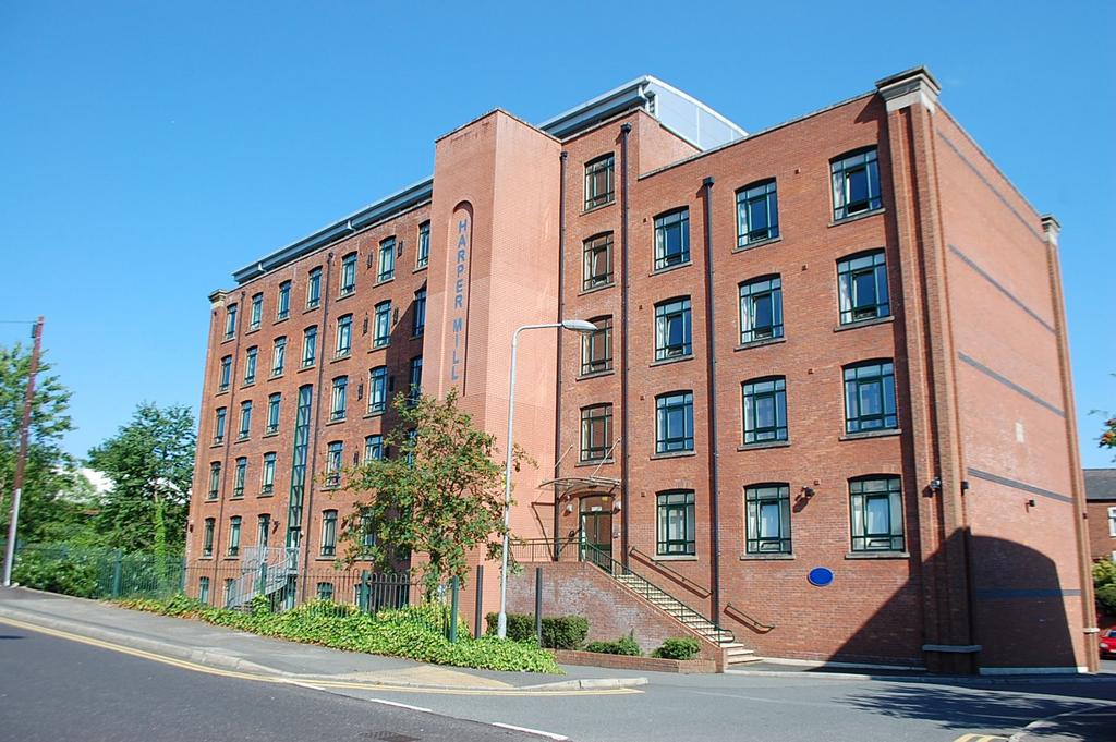Mossley Road, Greater Manchester OL6 2 bed apartment - £800 pcm (£185 pw)