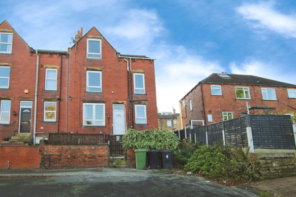 Fountain Street, Churwell, LS27 3 bed terraced house for sale - £175,000