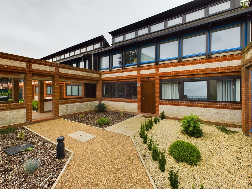Uplands House, Four Ashes Road... 2 bed flat - £300,000