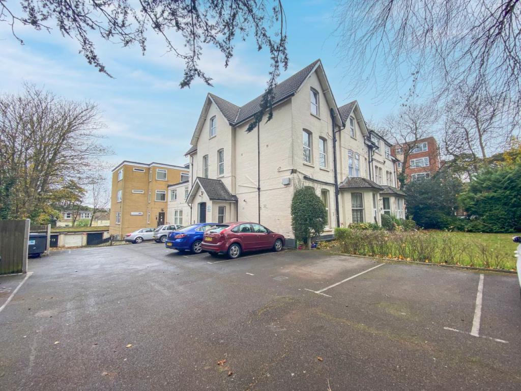 Knyveton Road, Bournemouth, BH1 1 bed flat - £135,000