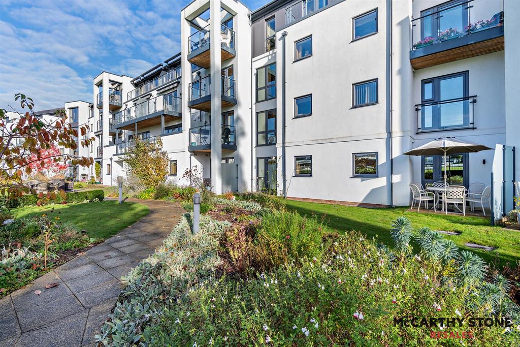 Freeman House, Keepers Close, Canterbury 2 bed apartment - £500,000