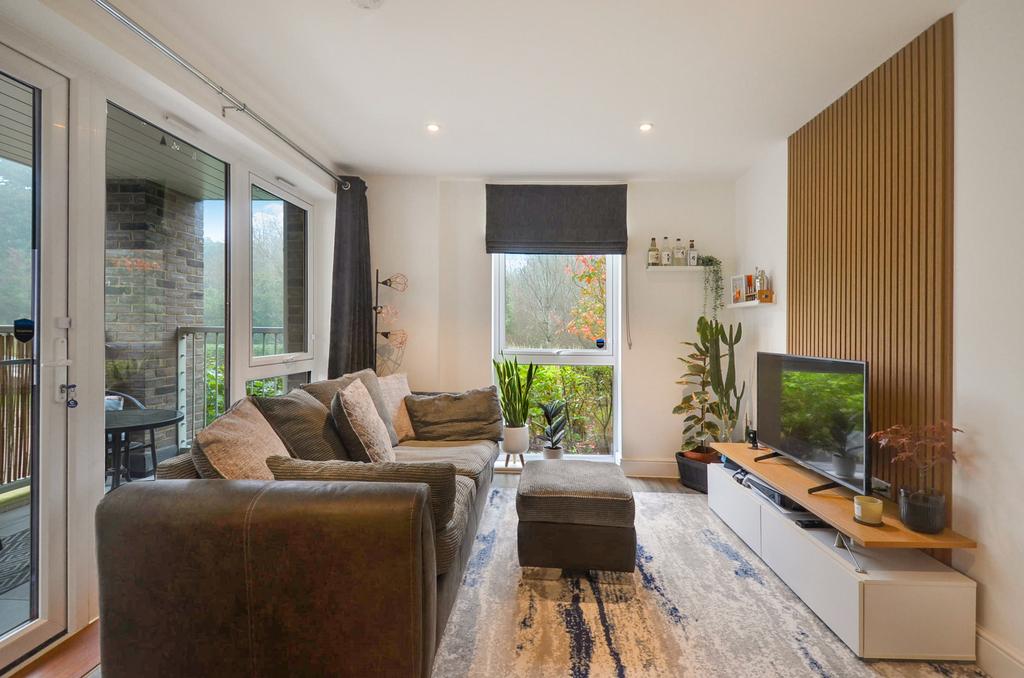 at Standford House, Armstrong Road... 2 bed apartment - £87,500