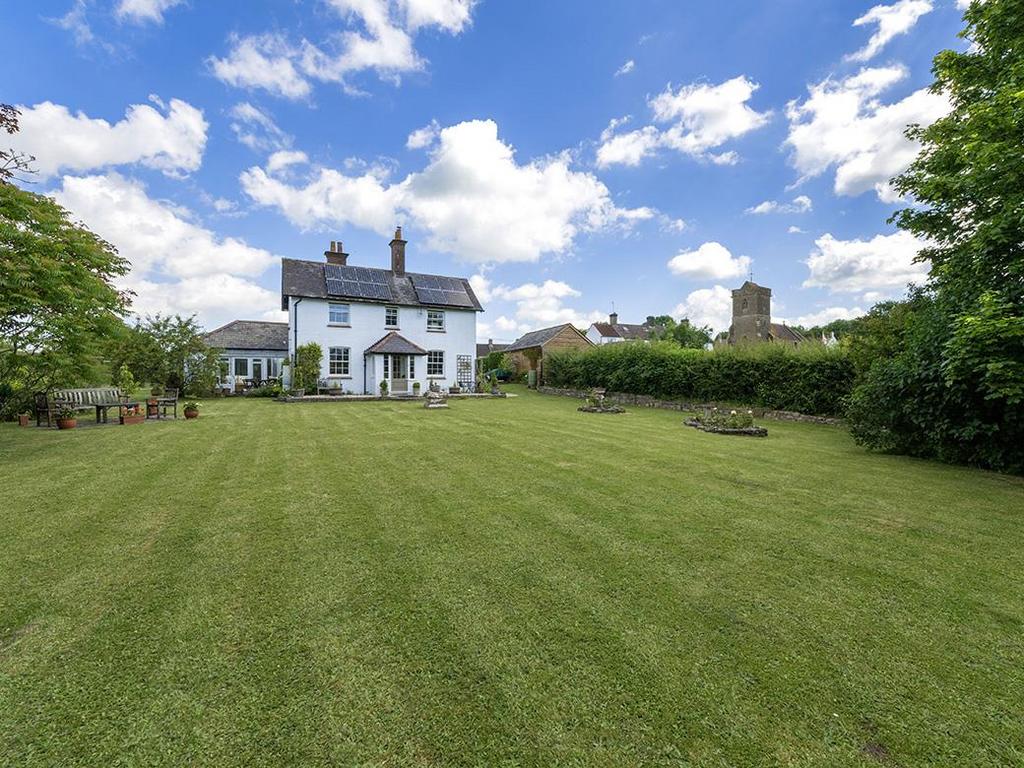 Beer Hackett 5 bed detached house for sale - £779,000