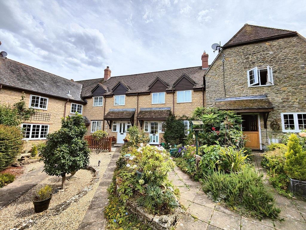 Bower Court Yetminster 2 bed terraced house - £225,000