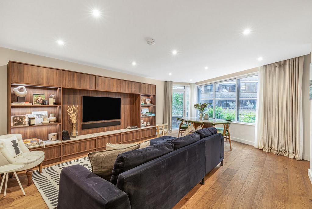 Stevenage Road, London, SW6 3 bed flat - £1,150,000