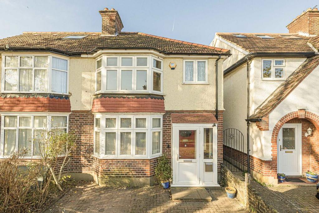 Woodland Gardens, Isleworth TW7 3 bed house - £585,000