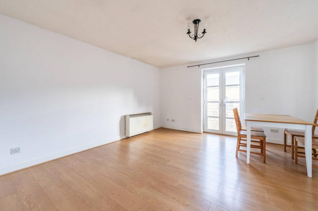 Langbourne Place, Canary Wharf... 2 bed flat for sale - £400,000