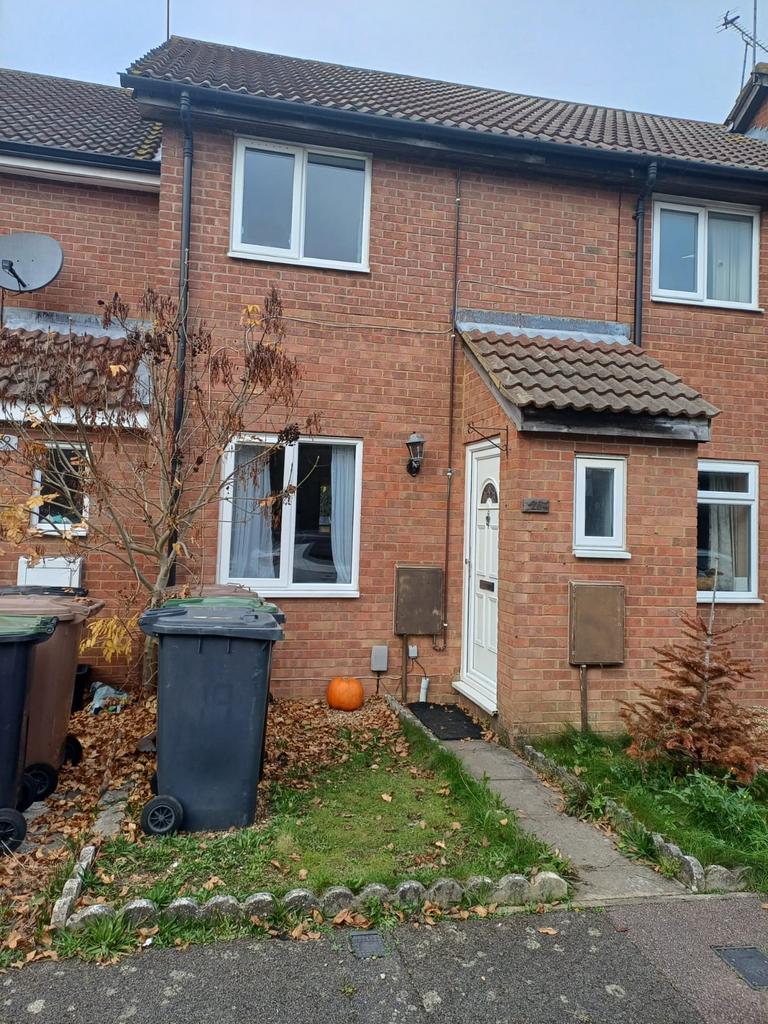 Goldcrest Close, Luton, LU4 2 bed terraced house - £1,300 pcm (£300 pw)