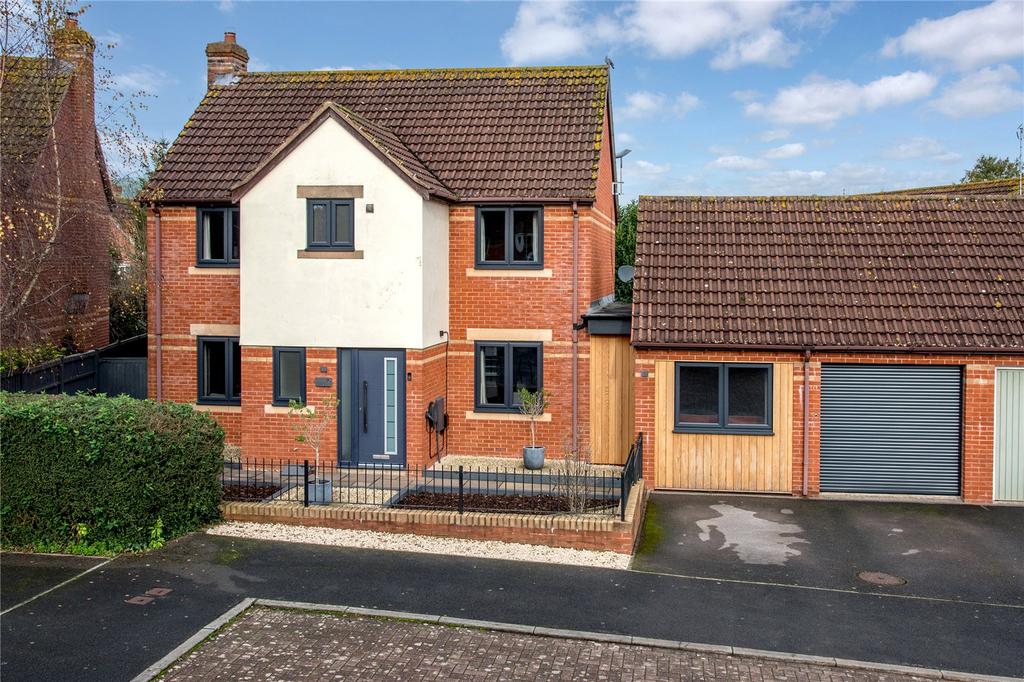Saxon Close, Oake, Taunton, Somerset... 4 bed detached house for sale ...