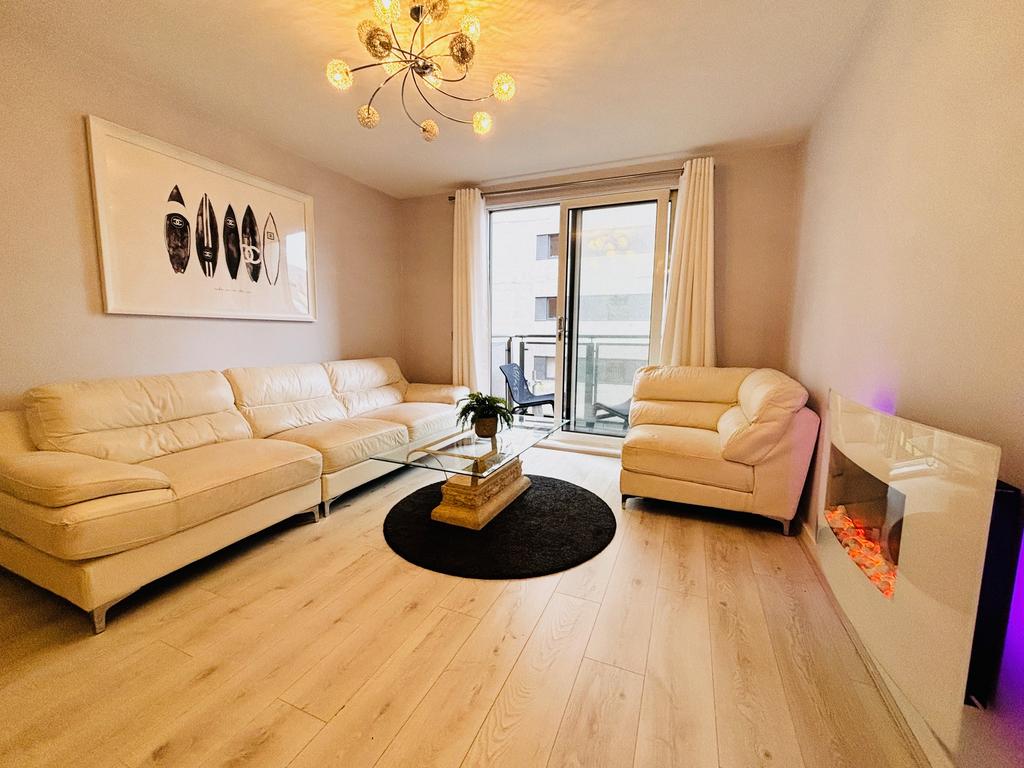 Melia House B, 2 Hornbeam Way, M4 4AY 2 bed flat - £1,350 pcm (£312 pw)