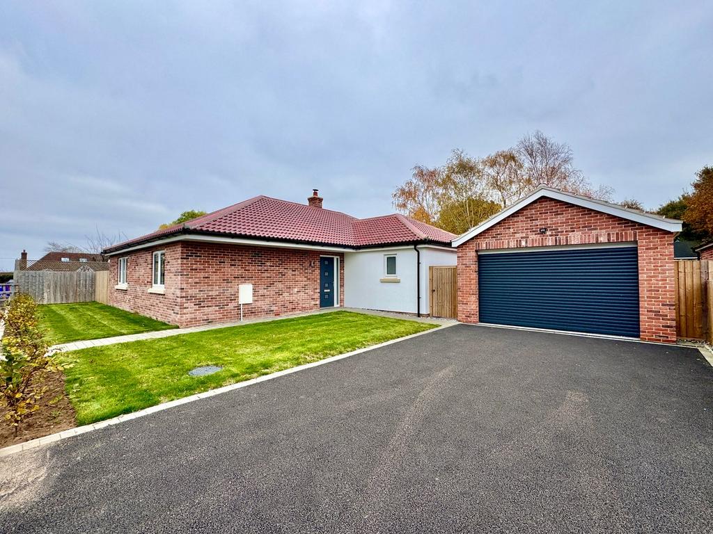Woodland Walk, Thorpe Road, Kirby... 3 bed detached bungalow - £545,000