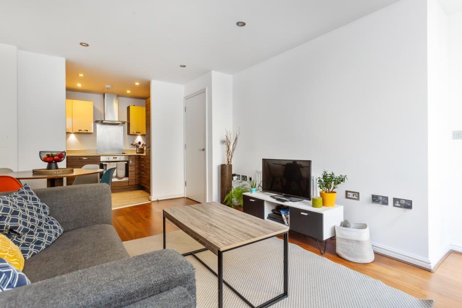 ROFFO COURT, SE17 2 bed flat - £2,249 pcm (£519 pw)