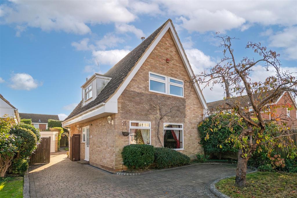 Landen Park, Horley 3 bed detached house - £525,000