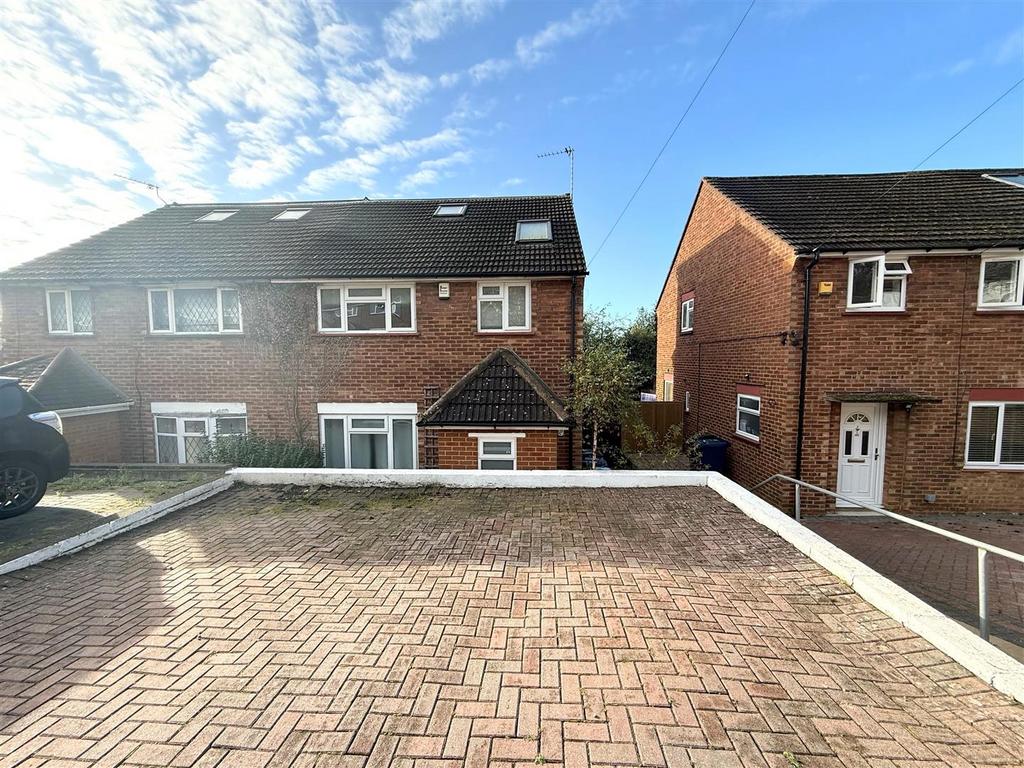 Worcester Crescent, Mill Hill, NW7 4 bed semi-detached house - £2,800 ...
