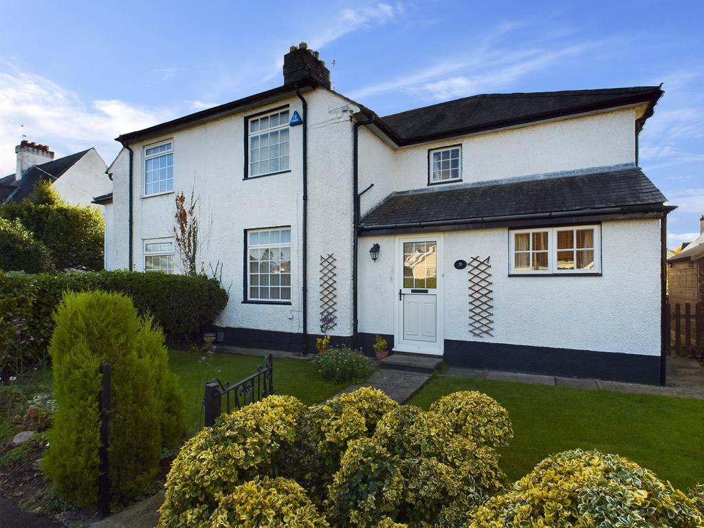 Heol Y Deri, Rhiwbina, Cardiff. CF14 3 bed semi-detached house - £450,000