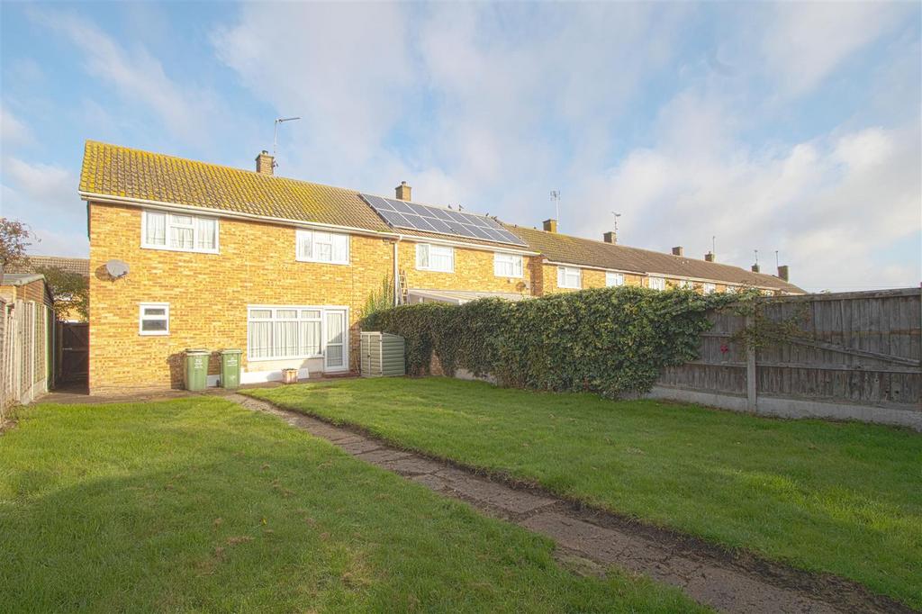 Chittock Gate, Basildon SS14 3 bed end of terrace house - £300,000