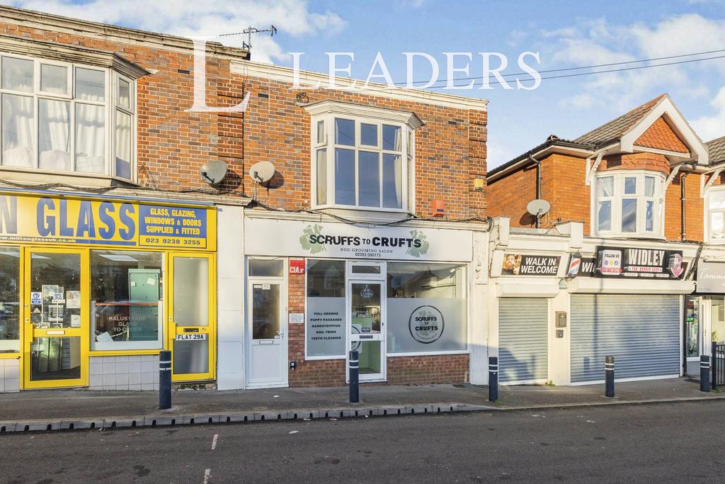 London Road, Waterlooville PO7 2 bed property - £925 pcm (£213 pw)