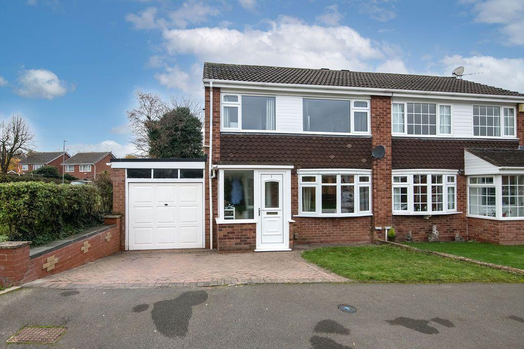 Caynham Close, Redditch B98 3 bed semi-detached house - £260,000