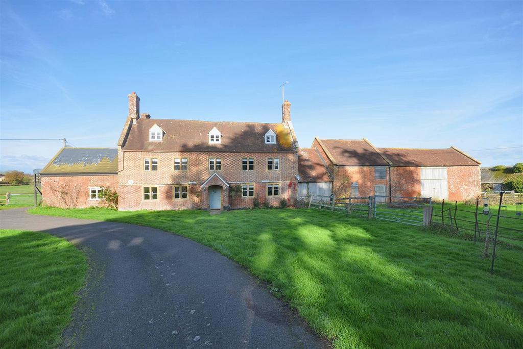 Holwell 5 bed detached house for sale - £850,000