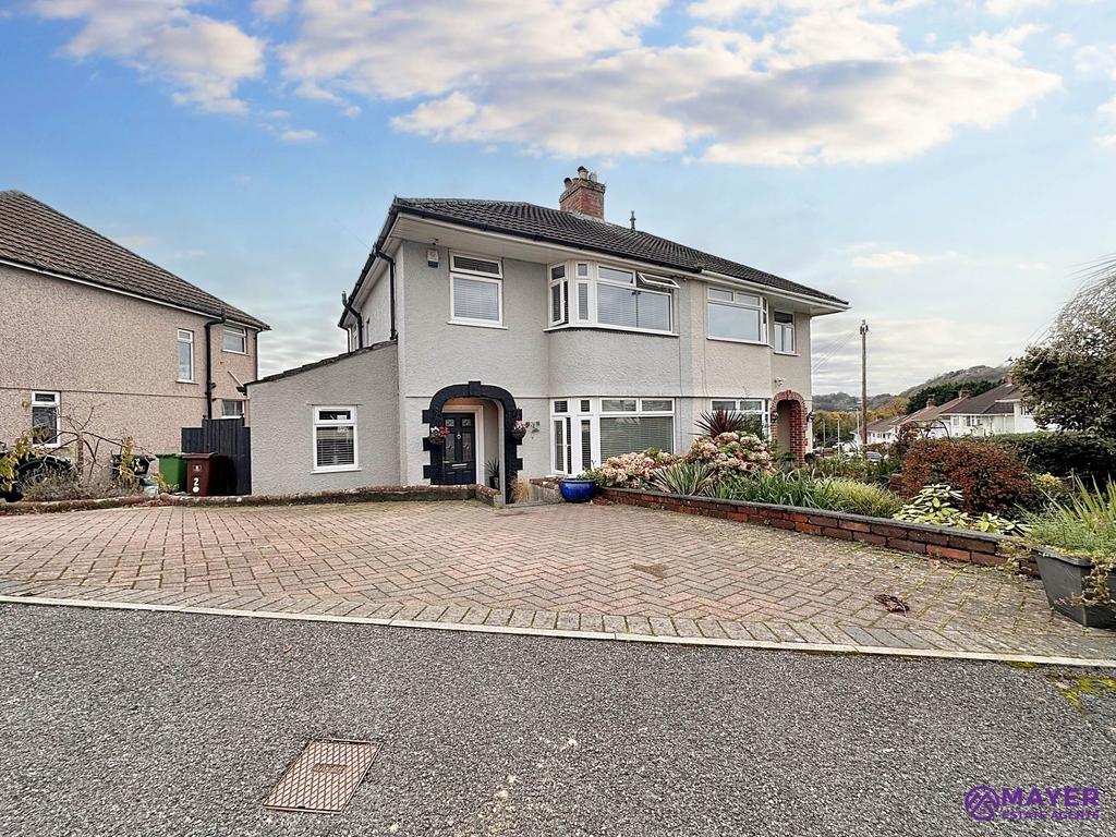 Lynwood Avenue, Plymouth PL7 3 bed semi-detached house - £279,950