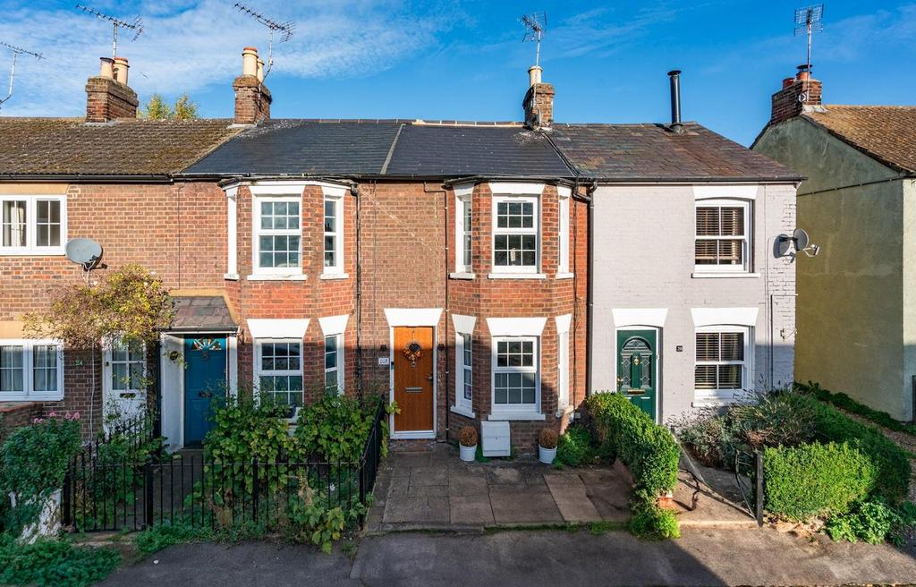 Summerleys, Edlesborough, LU6 2HR 2 bed terraced house for sale - £325,000