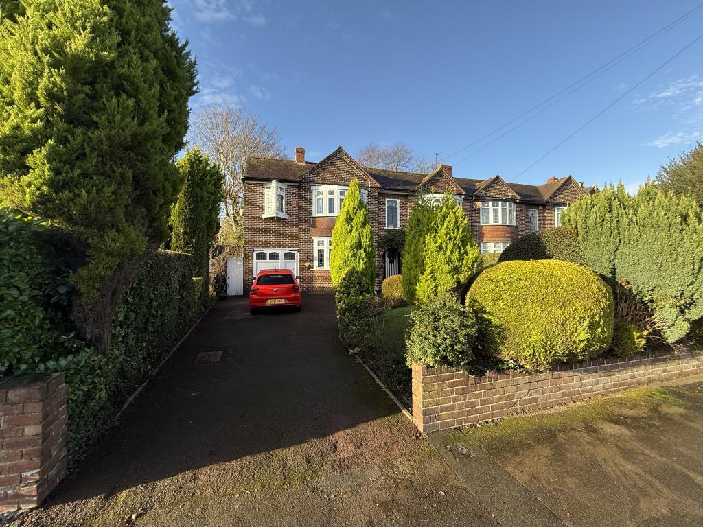 Highgate Avenue, Walsall WS1 4 bed semi-detached house for sale - £420,000