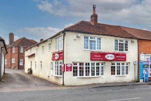 High Street, Bagshot, Surrey, GU19 Detached house for sale - £950,000