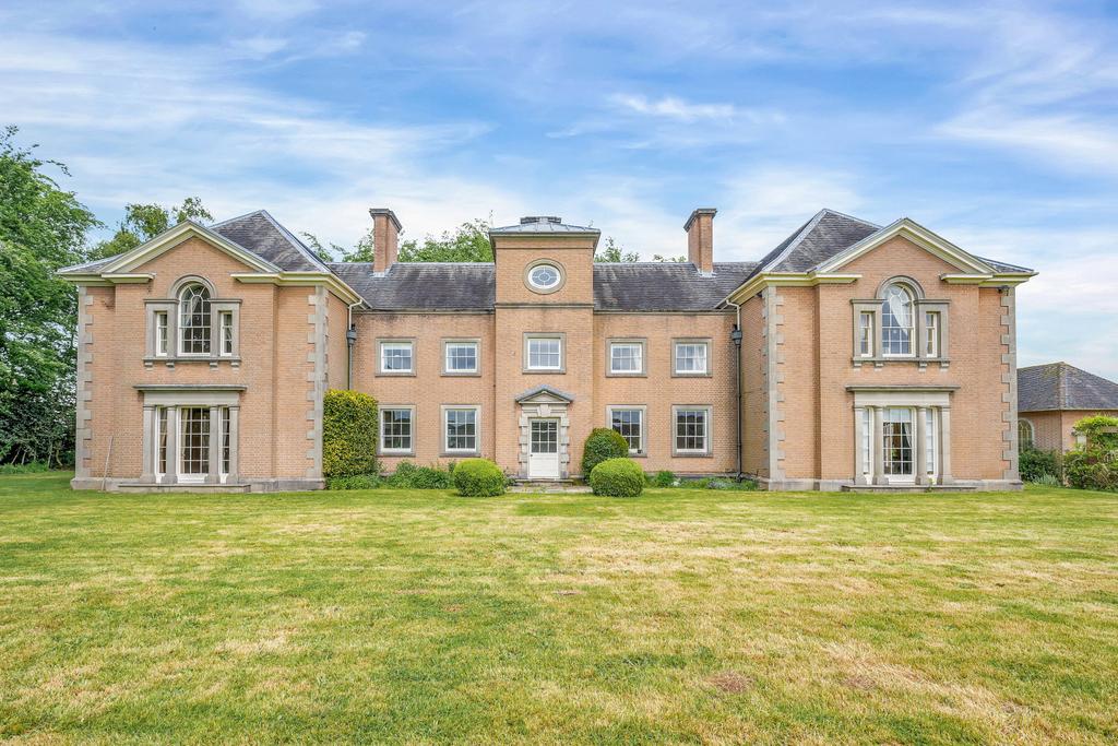Bretby, Burton-on-Trent, Derbyshire 8 bed house - £5,000 pcm (£1,154 pw)