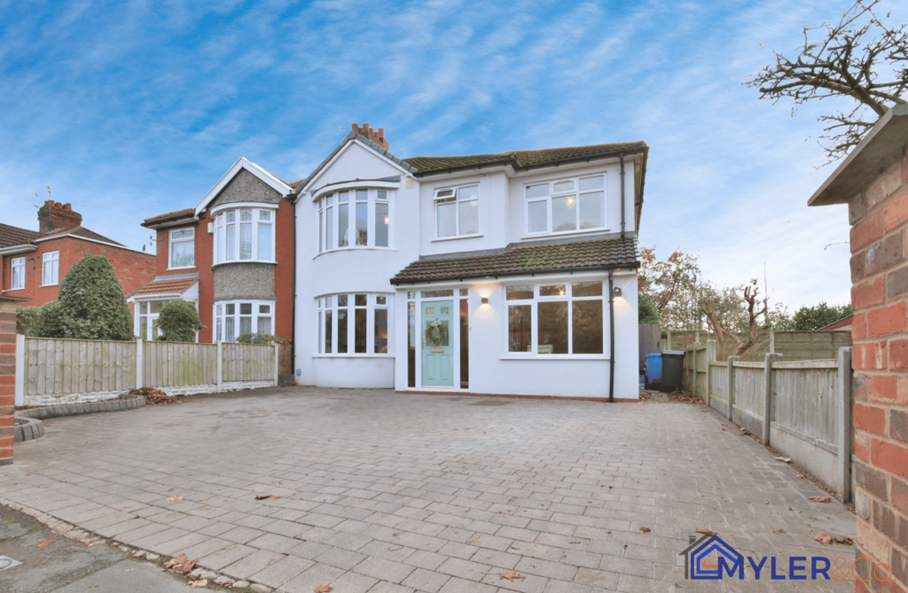 Norlands Lane, Widnes, WA8 4 bed semi-detached house - £450,000