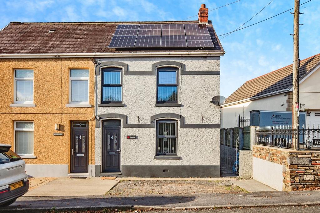 Thornhill Road, Llanelli SA14 2 bed semi-detached house - £200,000