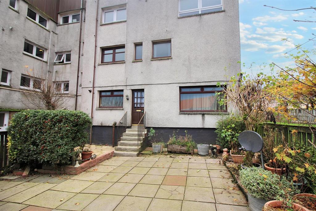 Church Place, Fauldhouse EH47 2 bed maisonette - £74,000