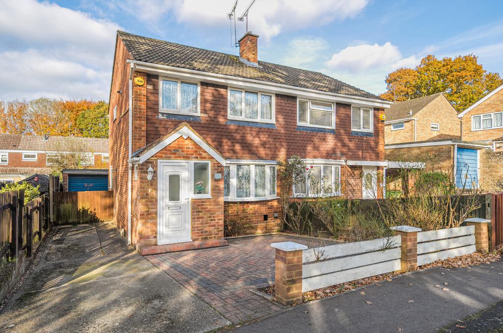 Petworth Gardens, Lordswood... 3 bed semi-detached house - £330,000